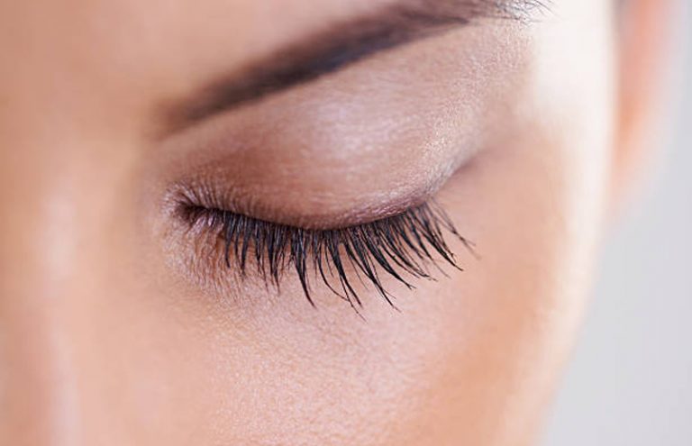 How to Get Rid of Heavy Eyelids - Health Benefits