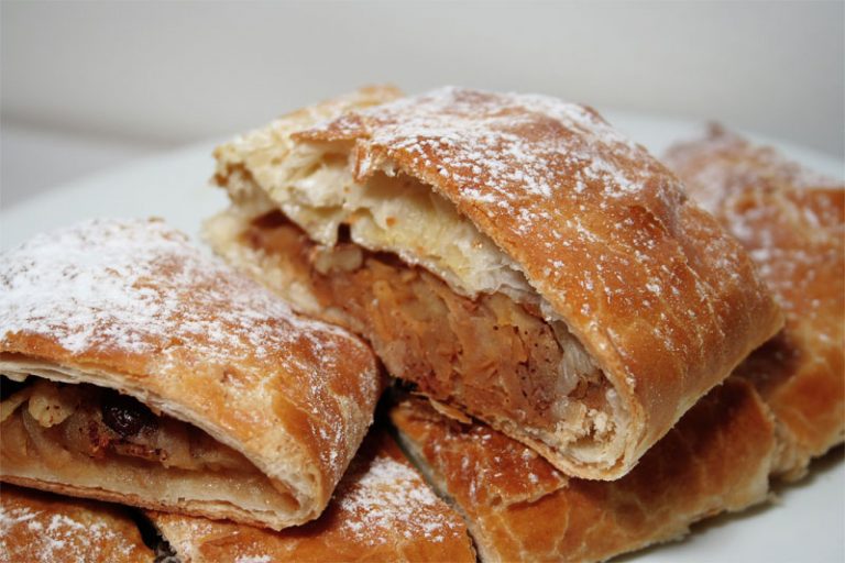 Strudel - Definition of Strudel