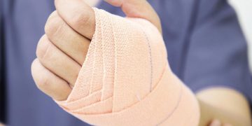 Figure-of-eight bandage - Definition of Figure-of-eight bandage